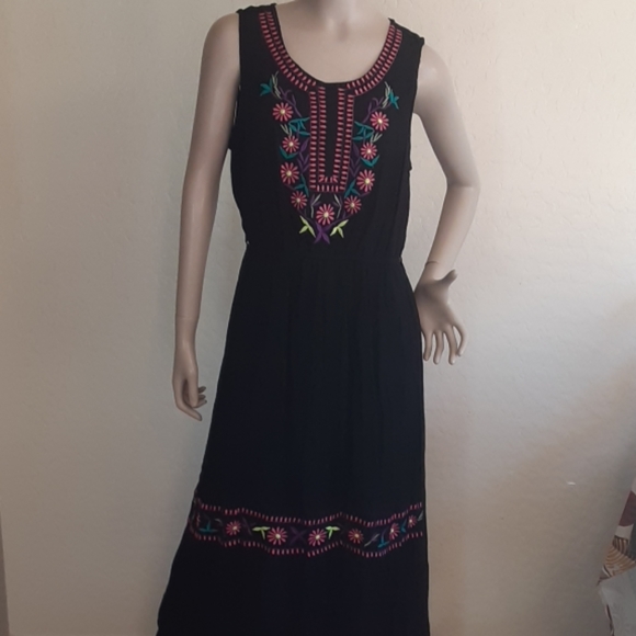 Magic | Dresses | Black Dress By Magic | Poshmark